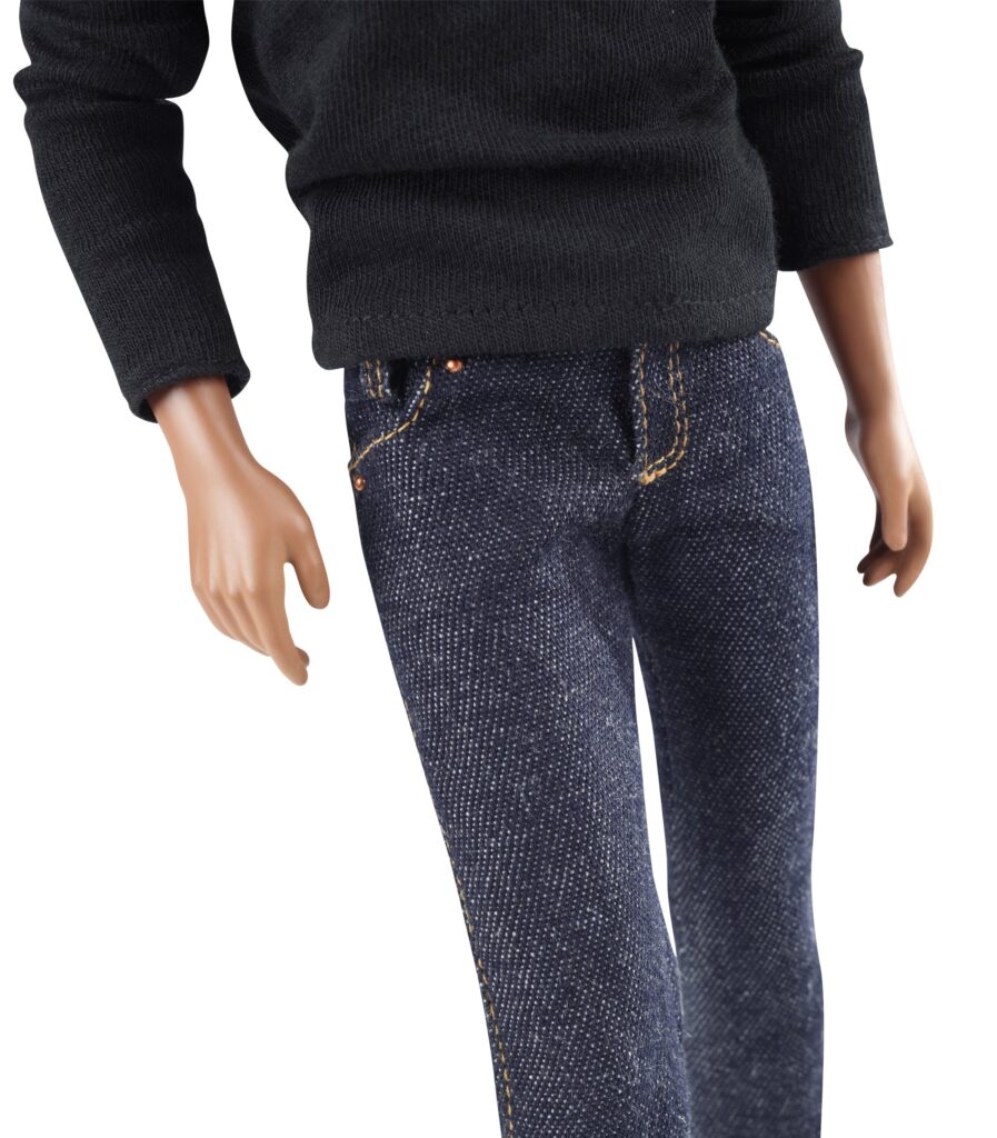 Barbie 2011 Barbie Basics Model No 17 Collection 002