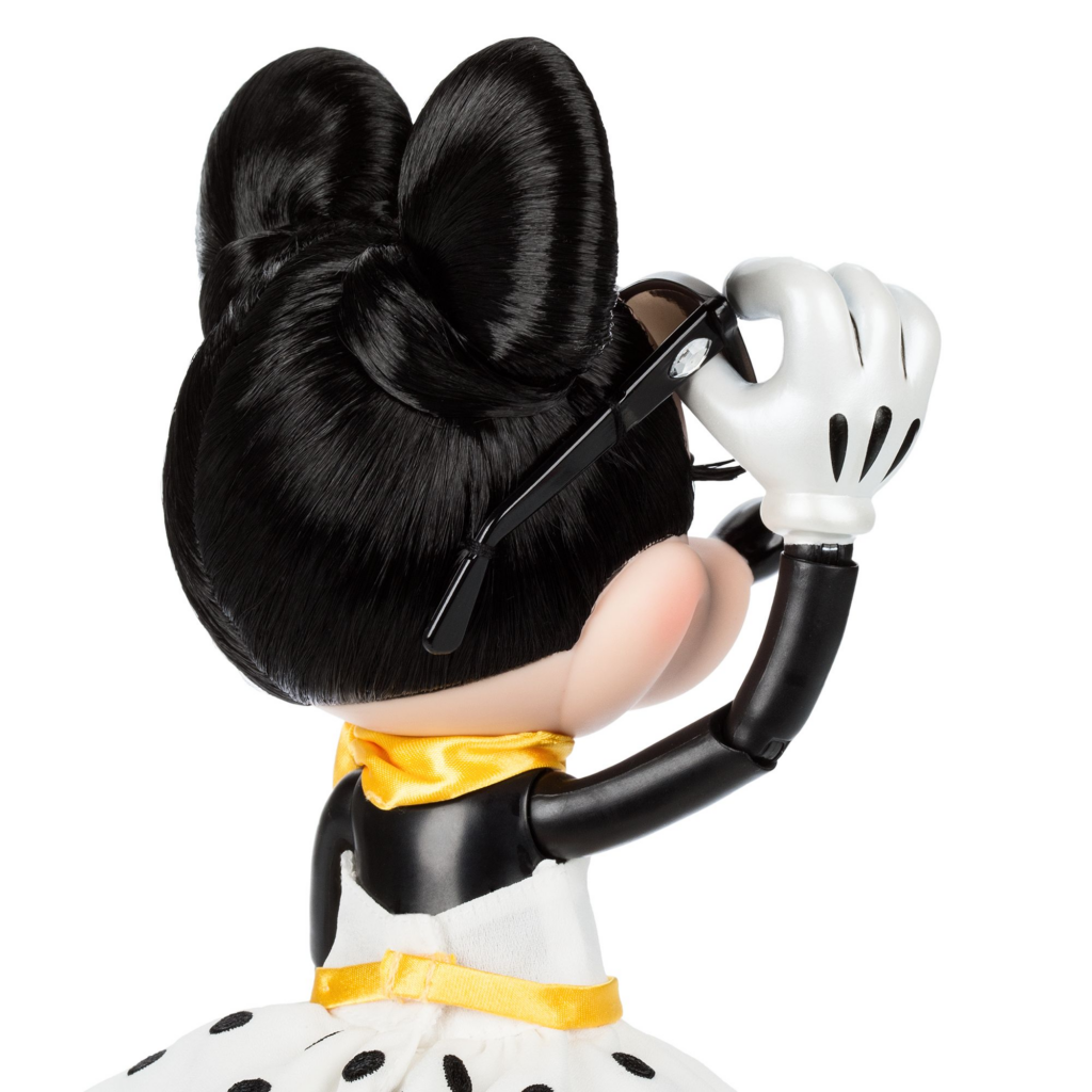 Disney Designer Collection Signature Minnie Mouse 2