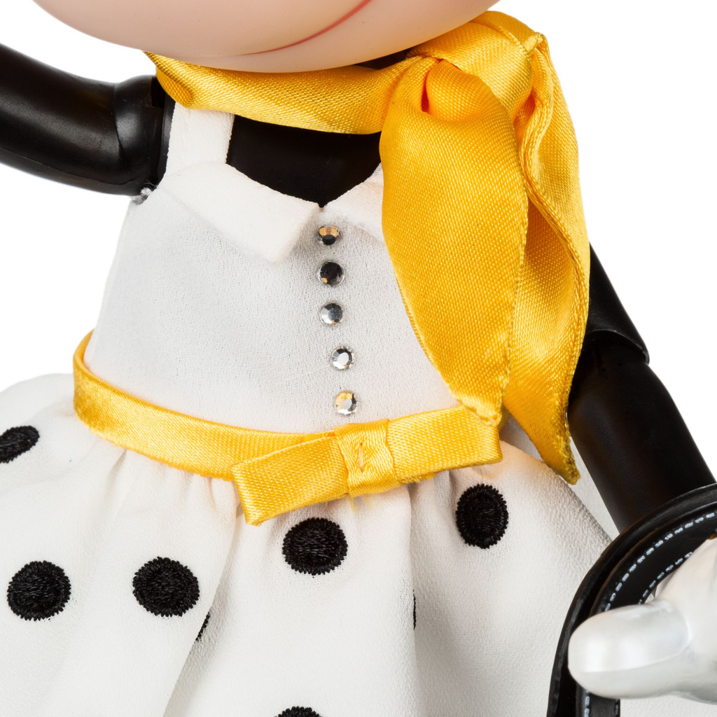 Disney Designer Collection Signature Minnie Mouse 2