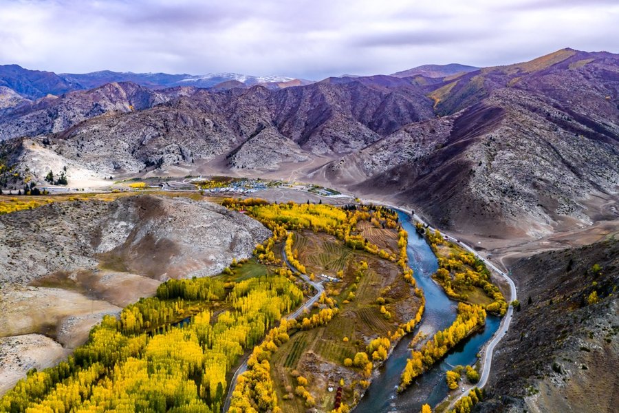 Ithy - Unlock Xinjiang's Secrets: When is the Absolute Best Time to Visit?