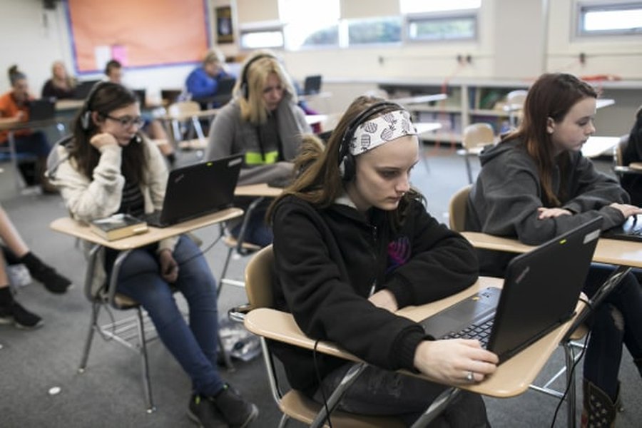 Ithy - Exploring the Digital Learning Journey at Camalig National High School