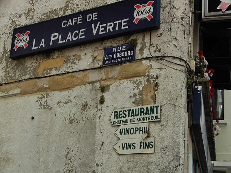Ithy - Exploring the Depths of "N’importe quoi" in French