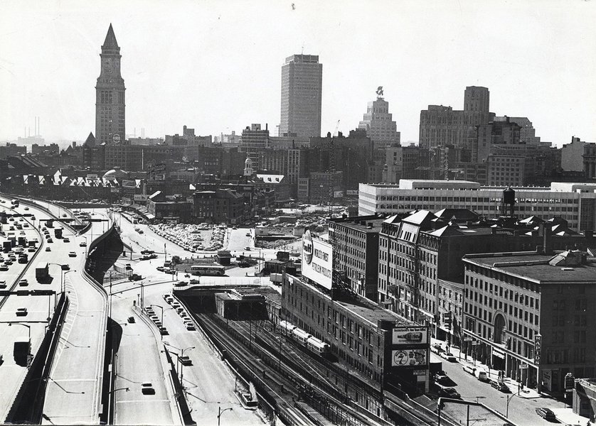 Ithy - Explorer les Liaisons entre le Passé et le Présent