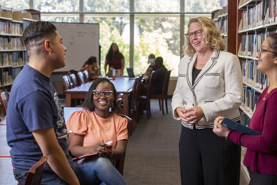 Ithy - Nancy S. Kirkpatrick: A Leader in Library and Information Science