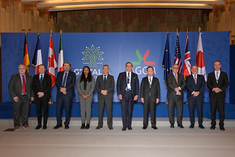 Ithy - Mitigating International Anarchy: A Liberal Perspective