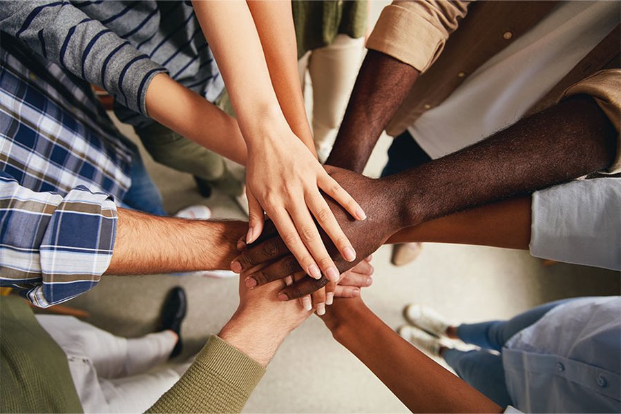 Ithy - Unlocking Group Synergy: How Peer Facilitators Bridge Divides ...