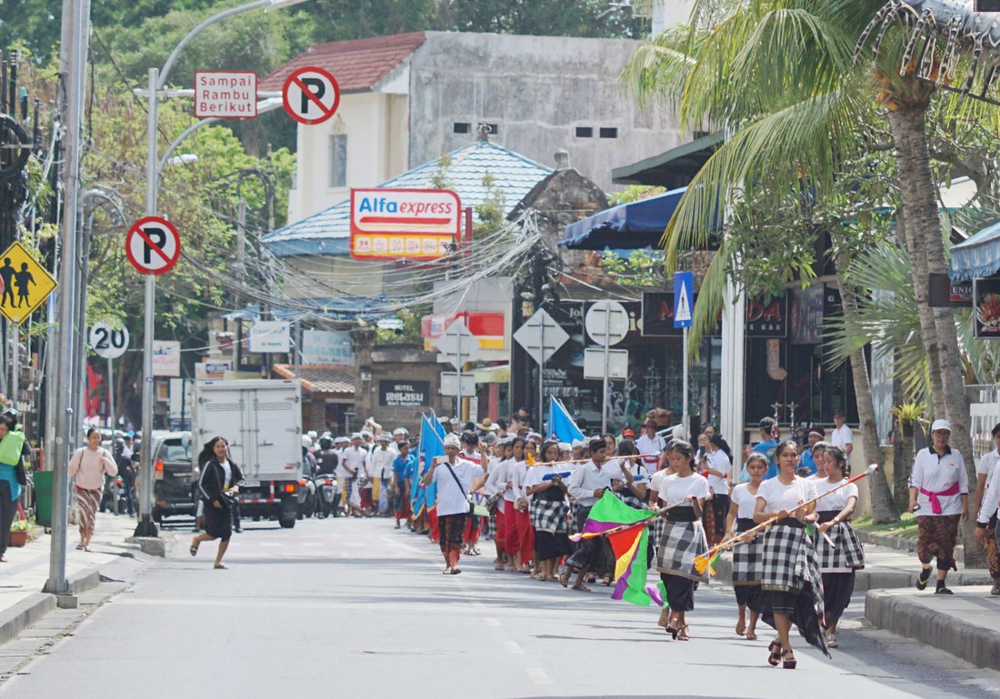 Ithy - The Culture of Parading the Sukanagara Heirloom Flag in Cianjur ...