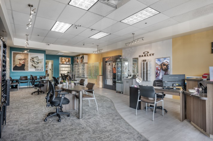 Eye Doctors in Ladue | Crown Vision Center - Ladue Crossing