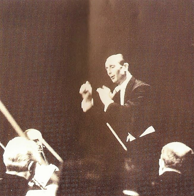 Vicente Spiteri dirigió un concierto en San Miguel, en 1975, con la ...