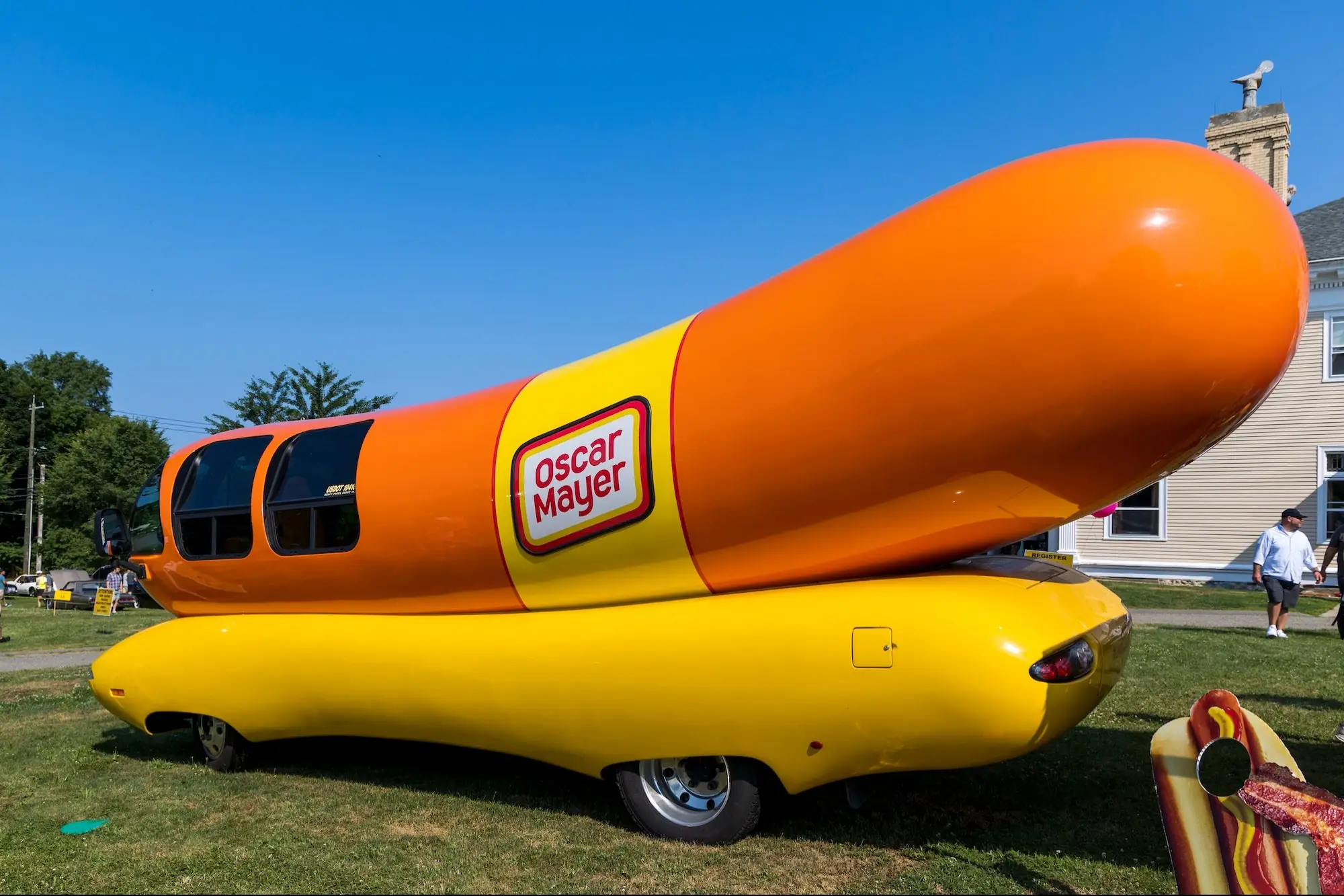 Oscar Mayer Is Hiring Drivers for Its Famous Wienermobile. Here's How ...