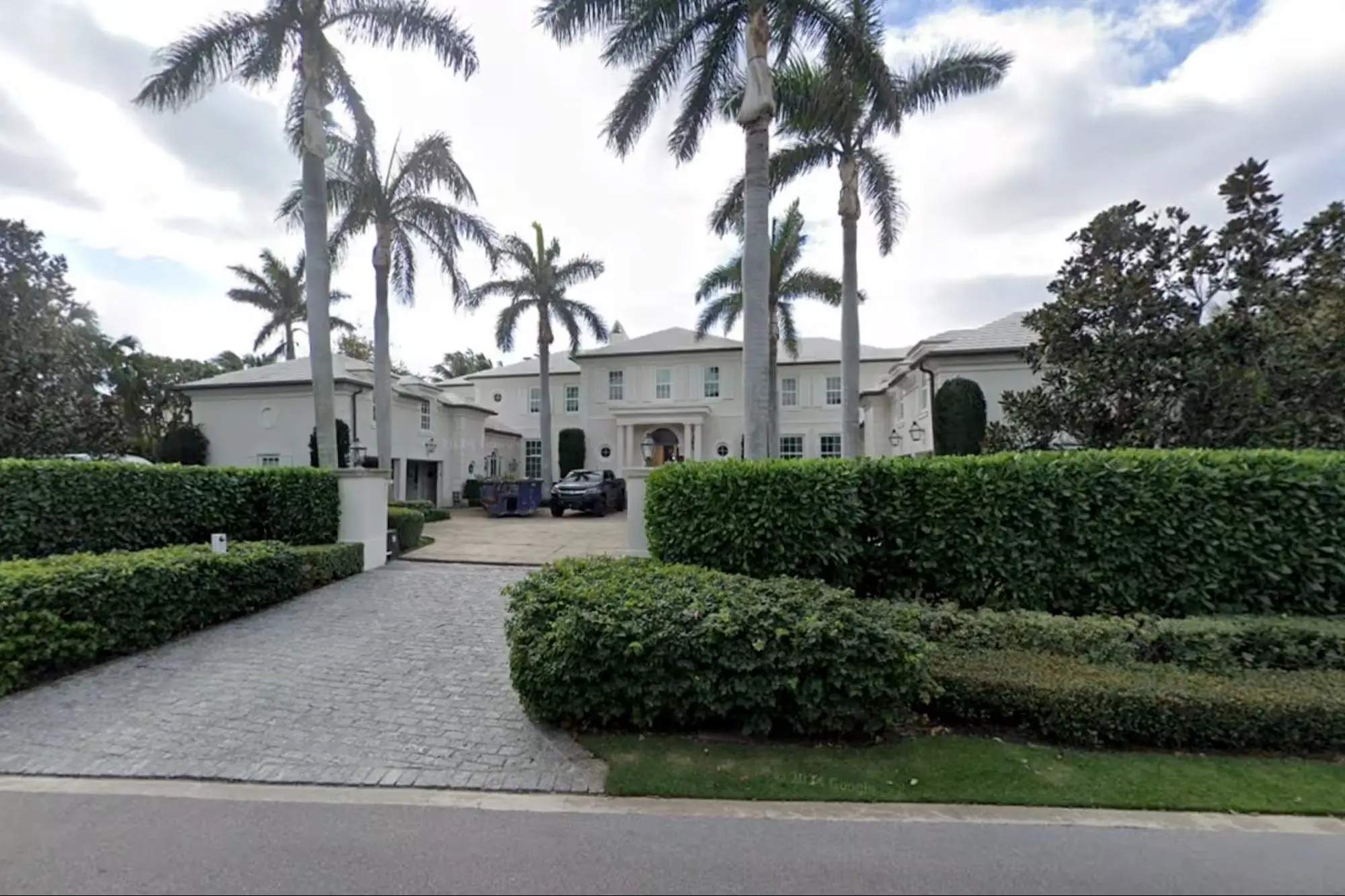 This Coffee Mogul Wanted $90 Million for His Mansion — He Got $66 ...