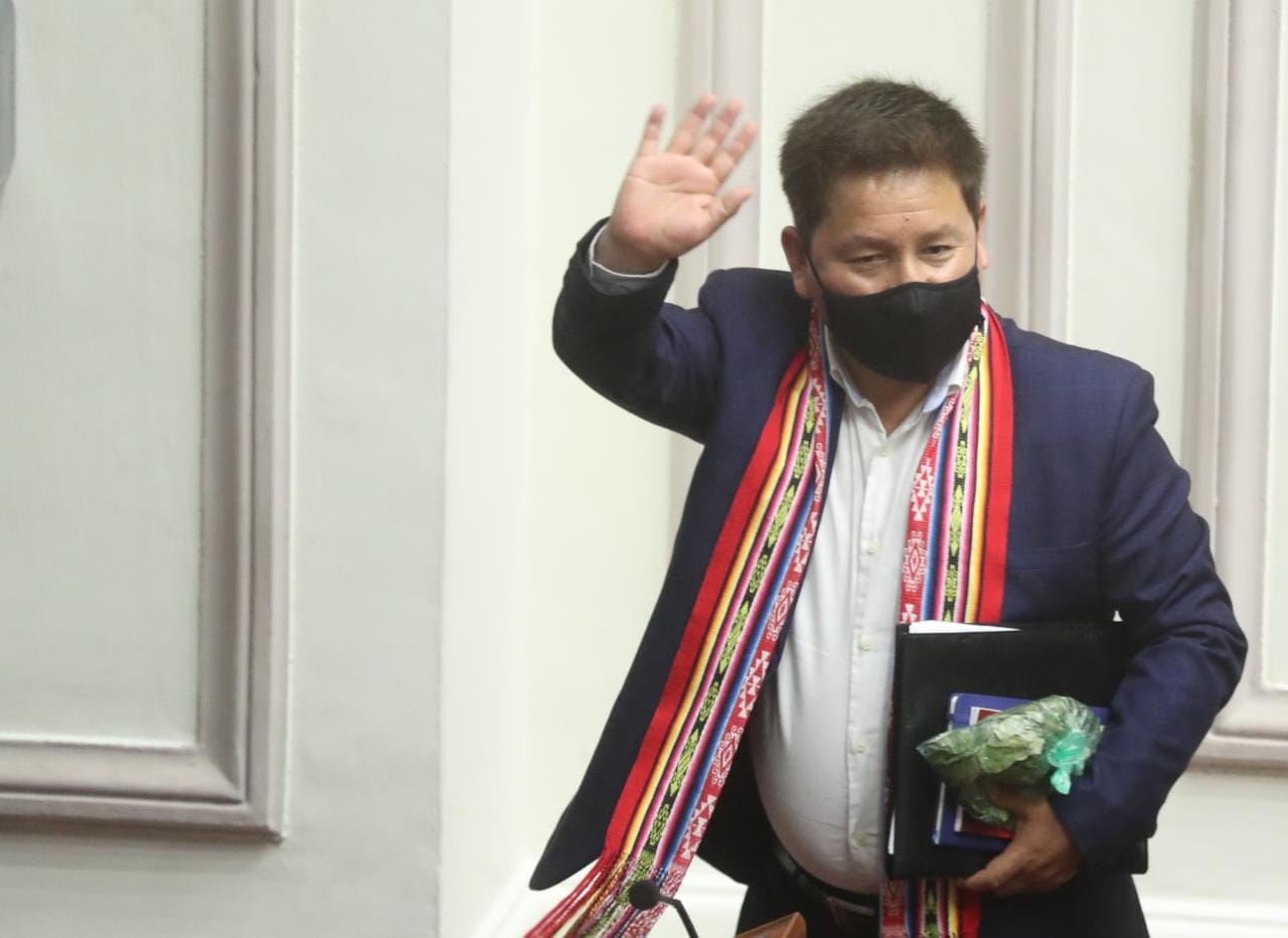 Provocar y dividir, la táctica de Bellido - El Tiempo