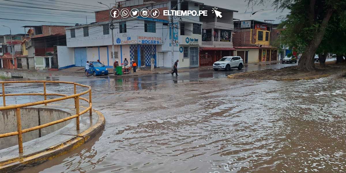 Calles De Piura Amanecen Inundadas Tras Lluvia De 5 3 Mm
