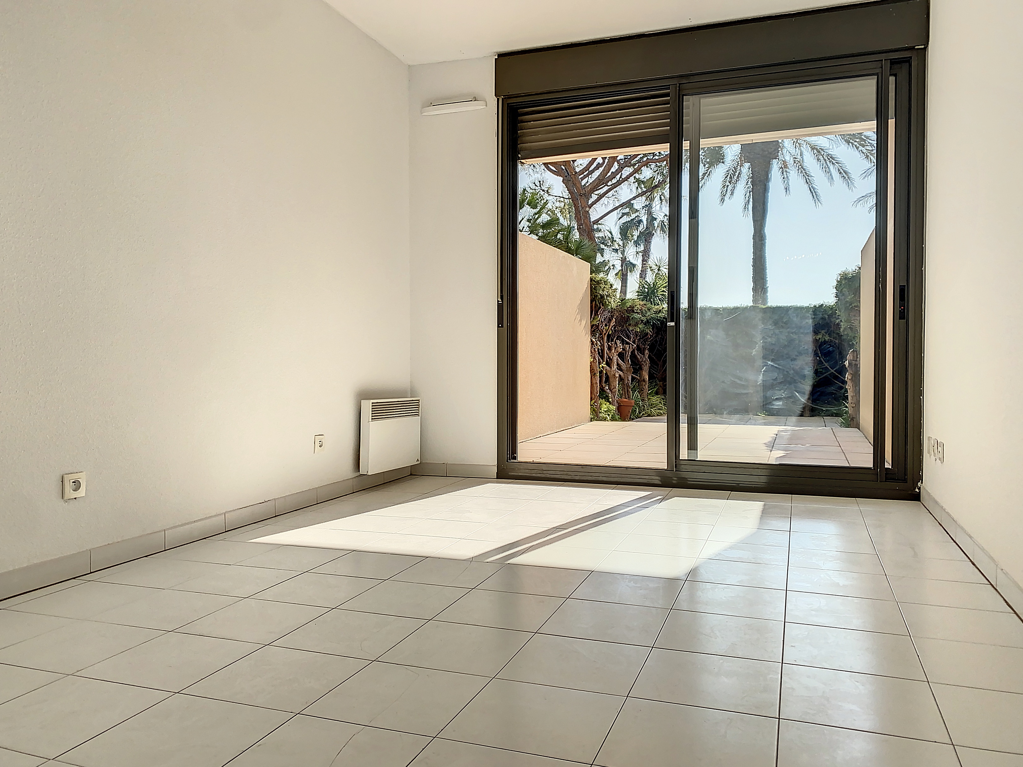 A VENDRE / CANNES LA BOCCA/ STUDIO CABINE / 28.57M²/ CAVE | ENCHÈRES ...