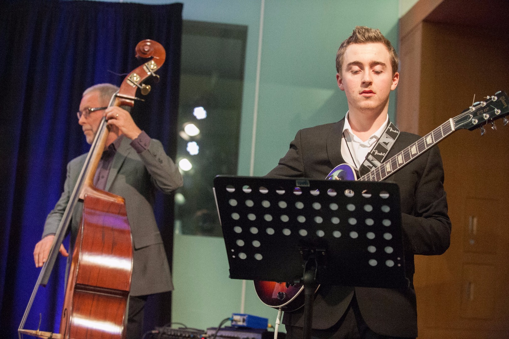 Book Nicholas Fitch, Jazz Electric Guitarist, London - Encore Musicians