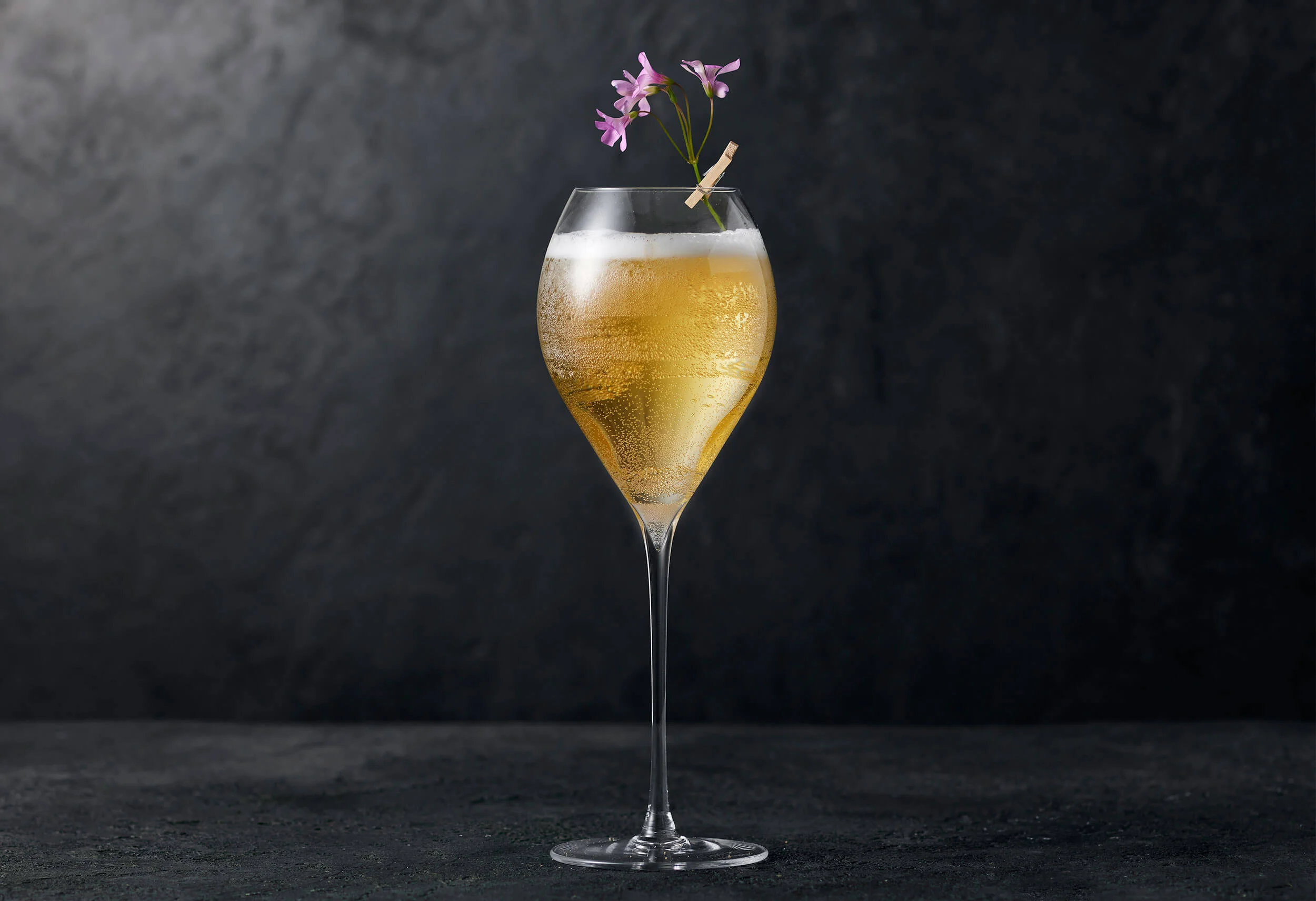 Leder I efter bar? Lej alt til din begivenhed her | Evenses