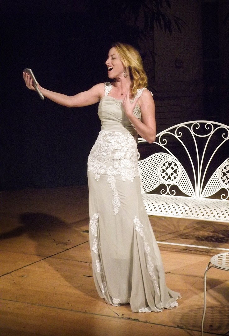 Réserver cette chanteuse d'opéra pour un mariage ou une fête