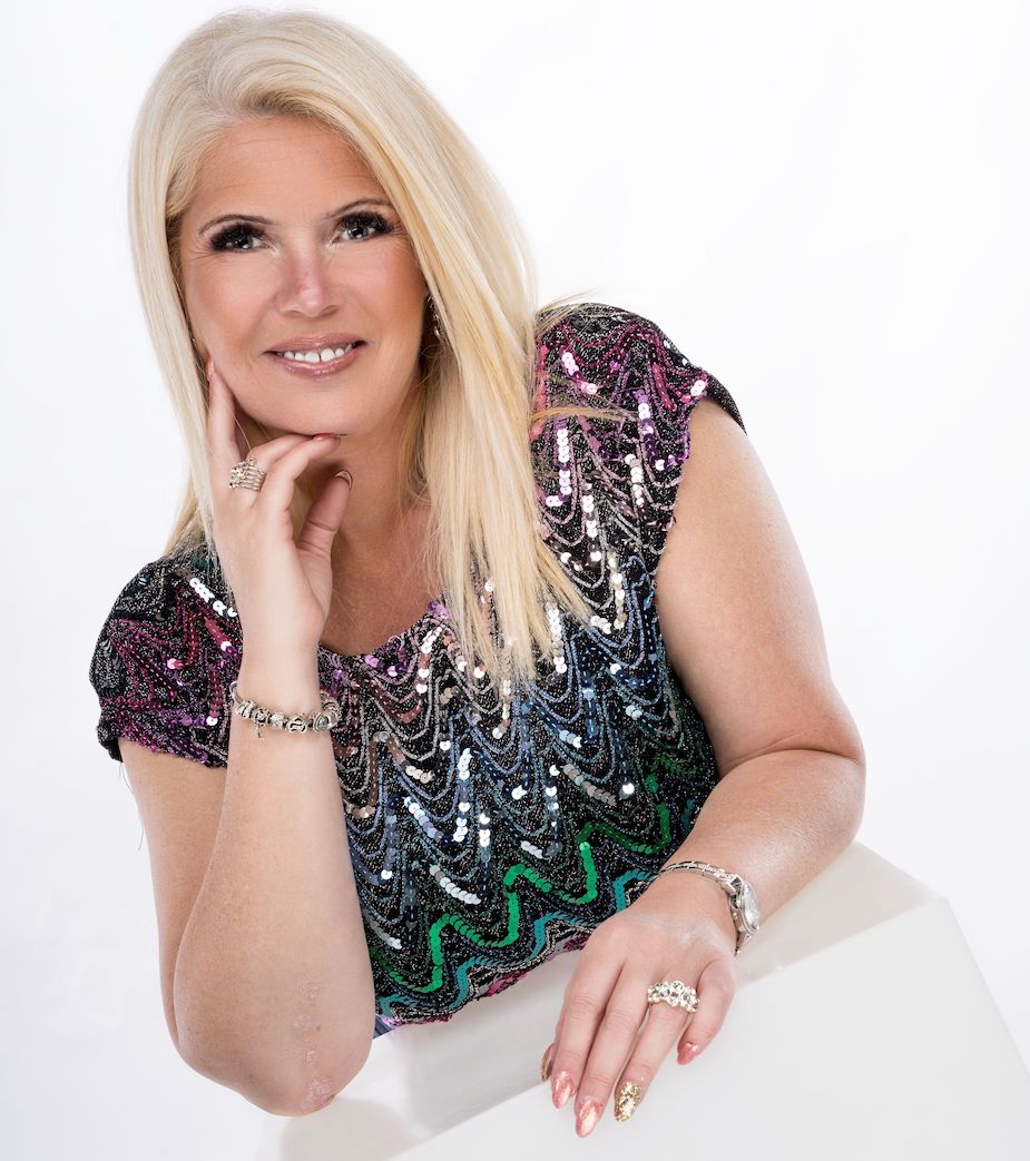 Zangeres Lysa | Evenses Entertainment