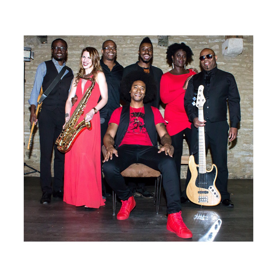 Cover band for an incredible R&B show? Book the RnB Wonder!