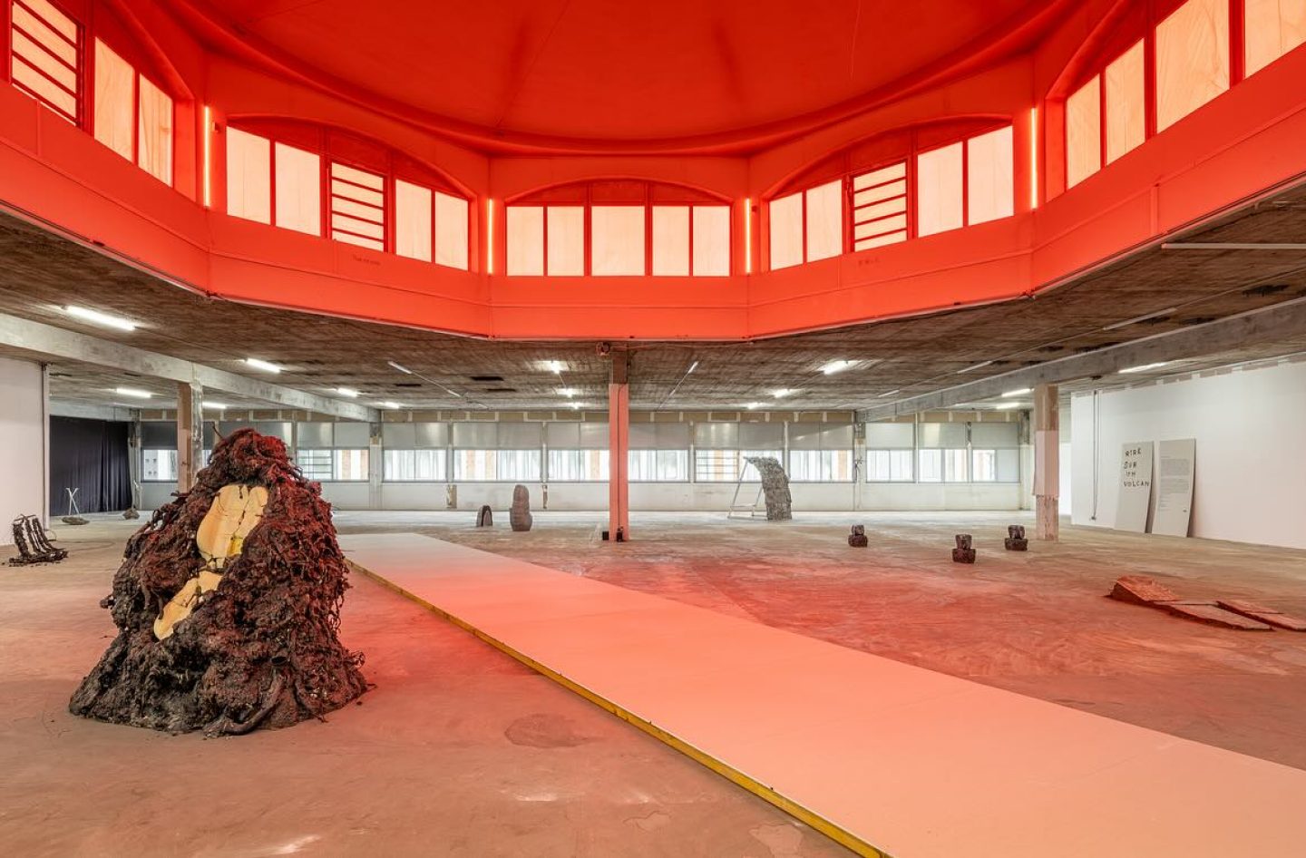 J’ai poussé la porte verte d’une ancienne usine de parfum et j’ai ...