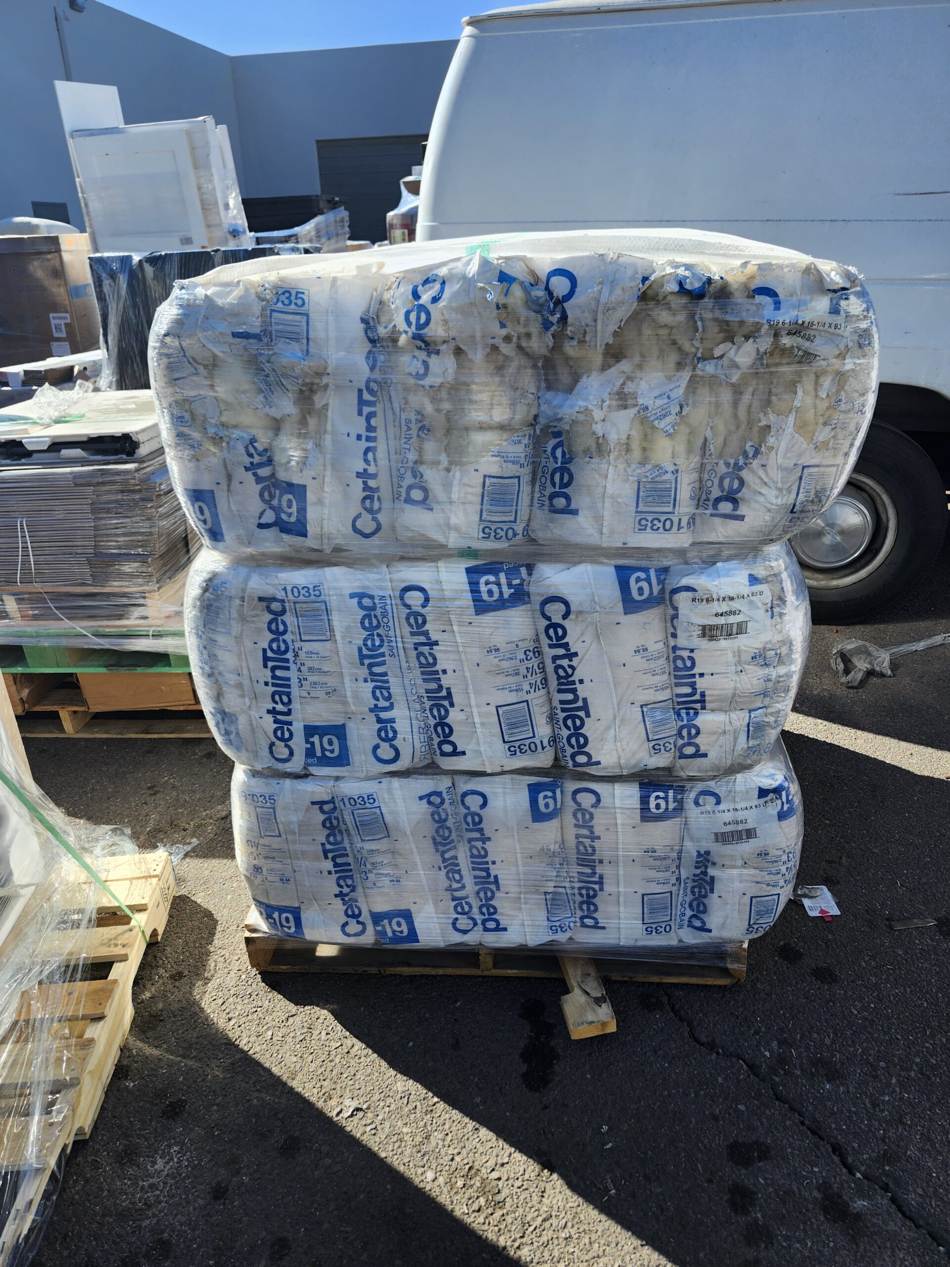 Pallet of 1329.6 sq. Ft. CertainTeed R19 Unfaced Fiberglass Insulation ...