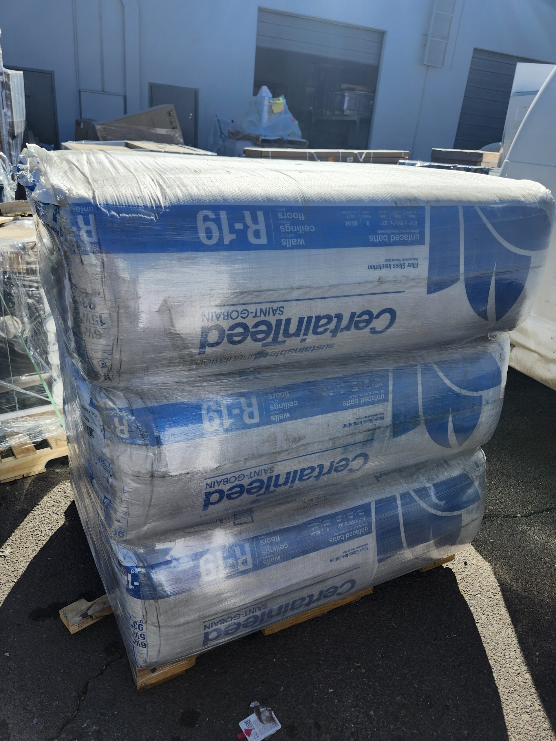 Pallet of 1329.6 sq. Ft. CertainTeed R19 Unfaced Fiberglass Insulation ...