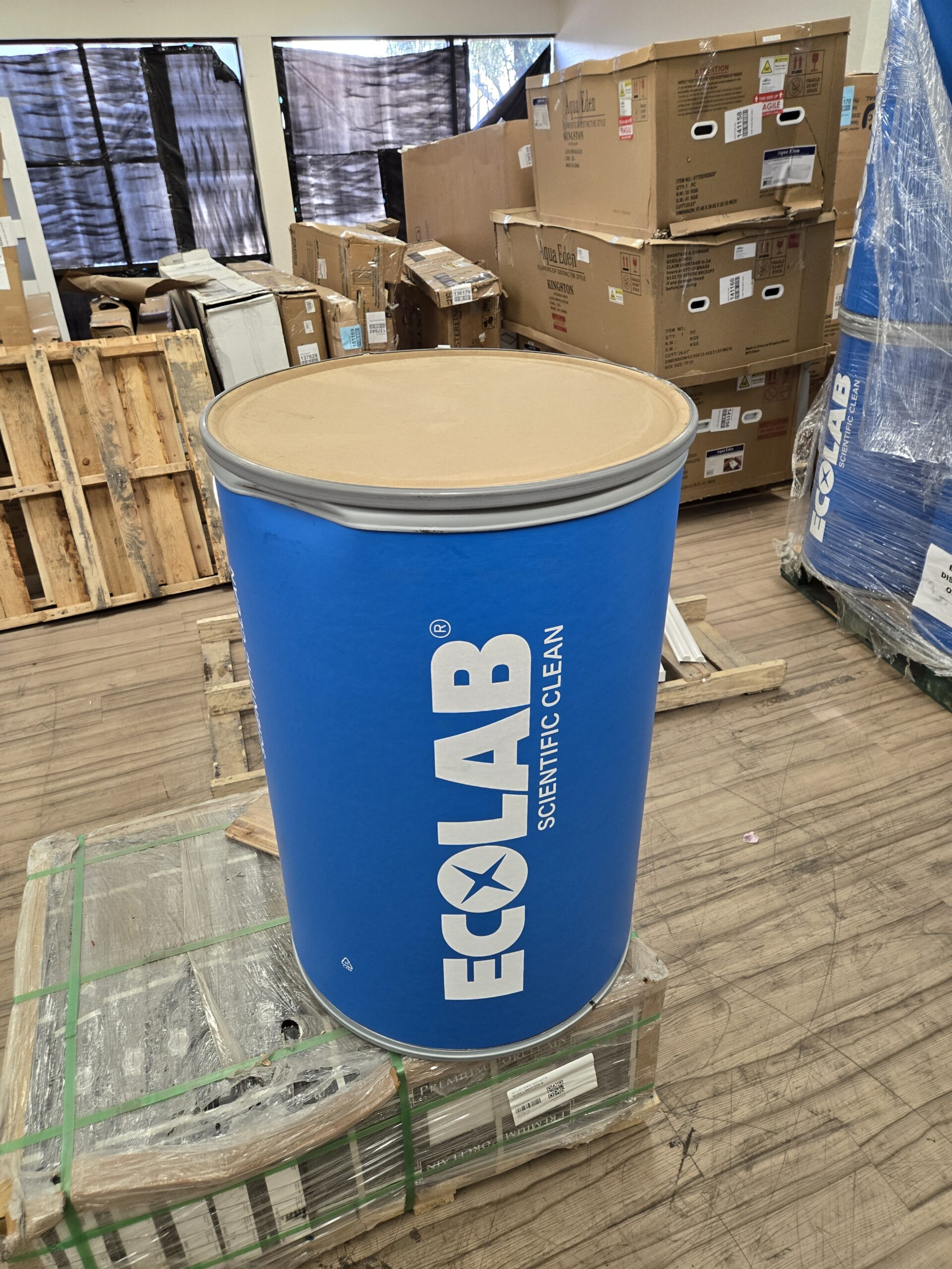 cardboard barrel with closing lids - EZ Auction