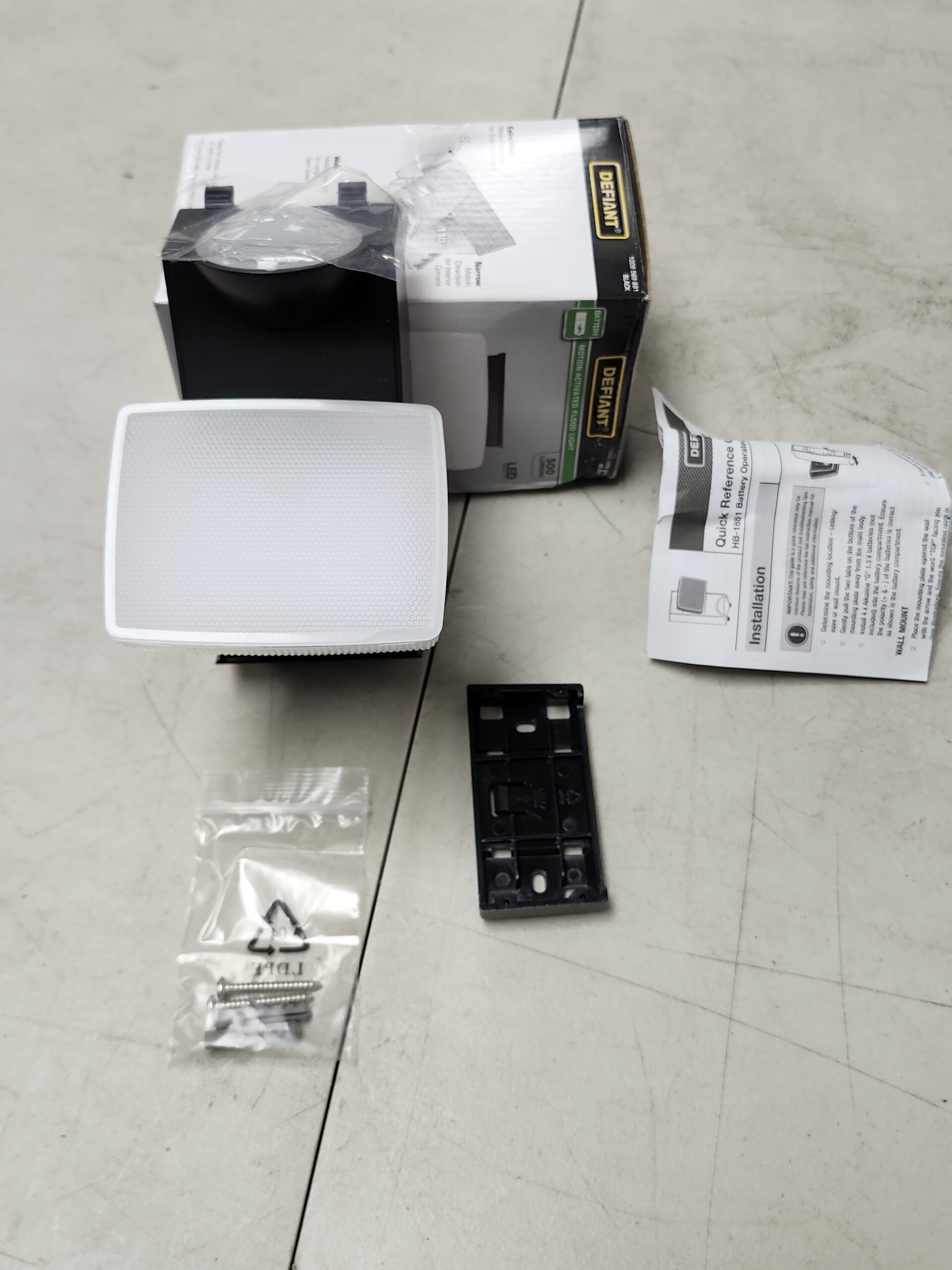 "Defiant 180° Black Motion Sensor Battery Powered Outdoor 1-Head Dusk ...