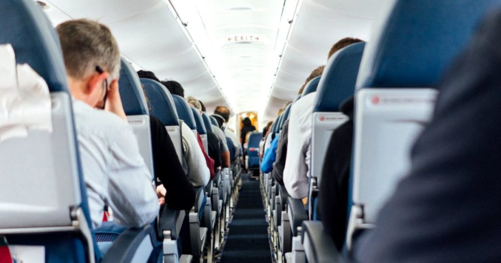 Passengers Pray And Brace For Impact As Flight Plunges 35,000 Feet In ...