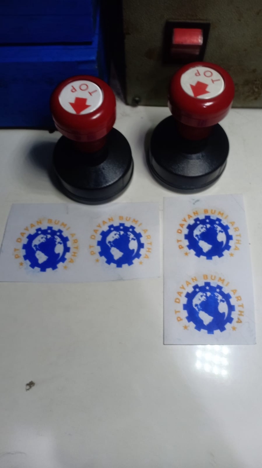 Jasa Desain Banner, Kartu Nama, Stempel, dan Undangan Digital