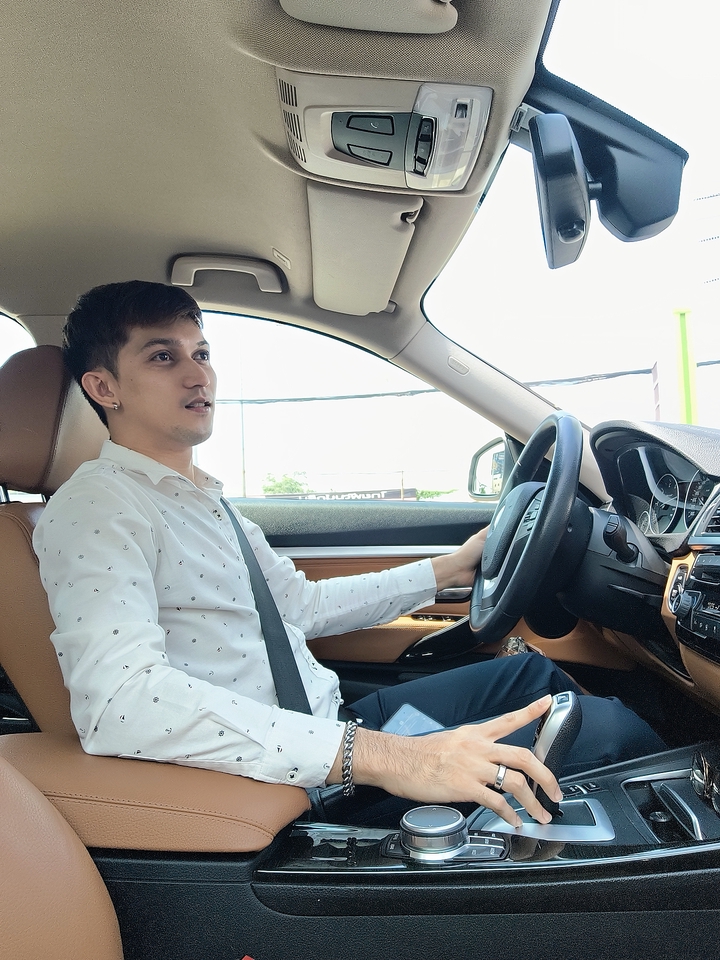 บริการรถหรูพร้อมคนขับ private driver VIP