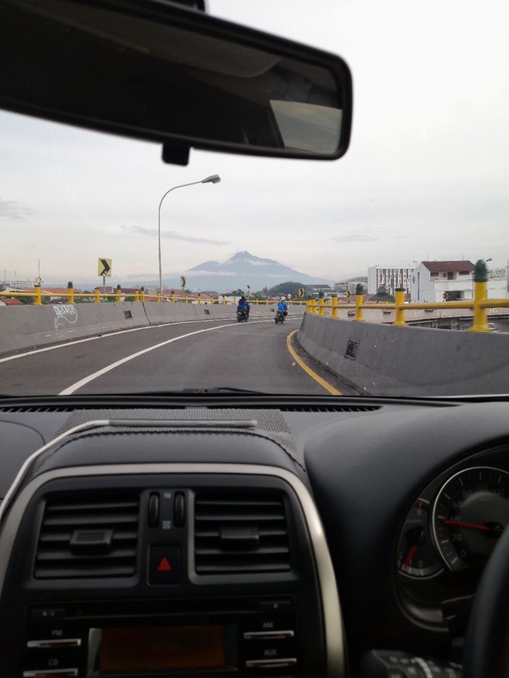 Sewa Mobil + Driver Area Yogyakarta