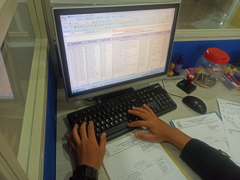 Entri Data dengan teliti dan tepat waktu