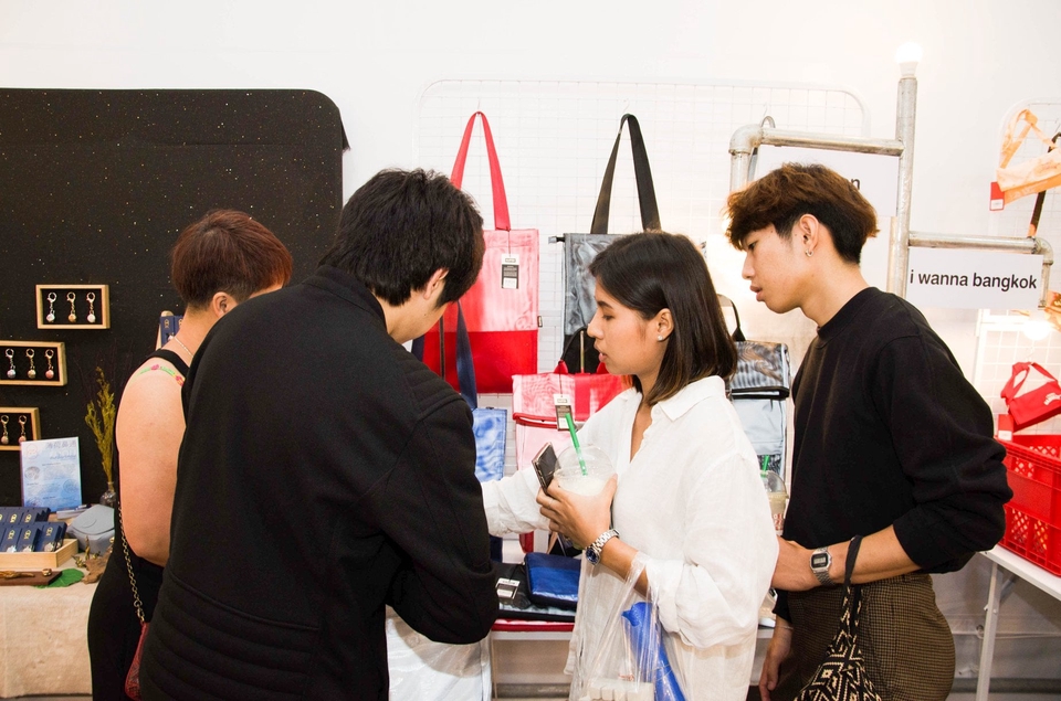 GLISTEN DESIGN ที่ปรึกษาด้านการคิดสร้างสรรค์ธุรกิจนวัตกรรม Startup