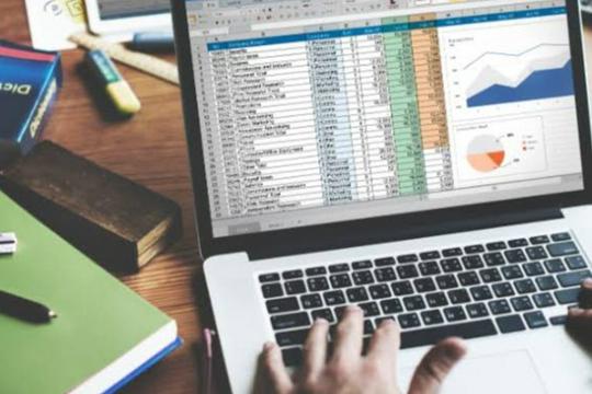 Memasukan data atau mengetik ulang tulisan ke bentuk digital