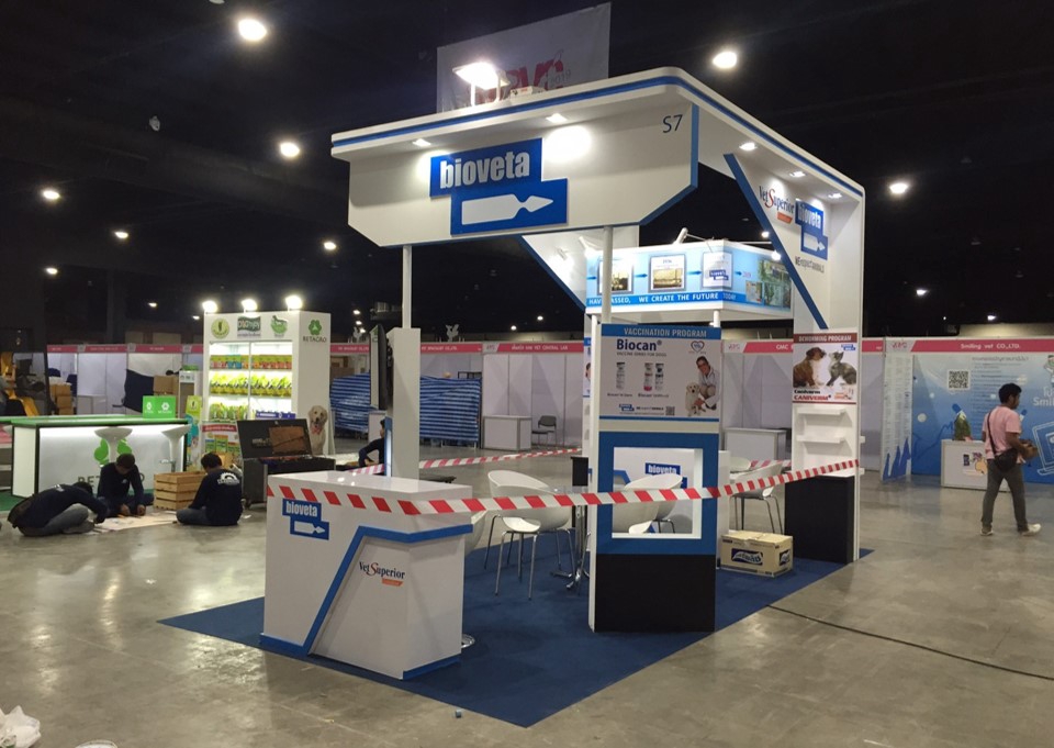 ออกแบบบูธแสดงสินค้า เคาเตอร์ Corner Kiosk Exhibition Furniture