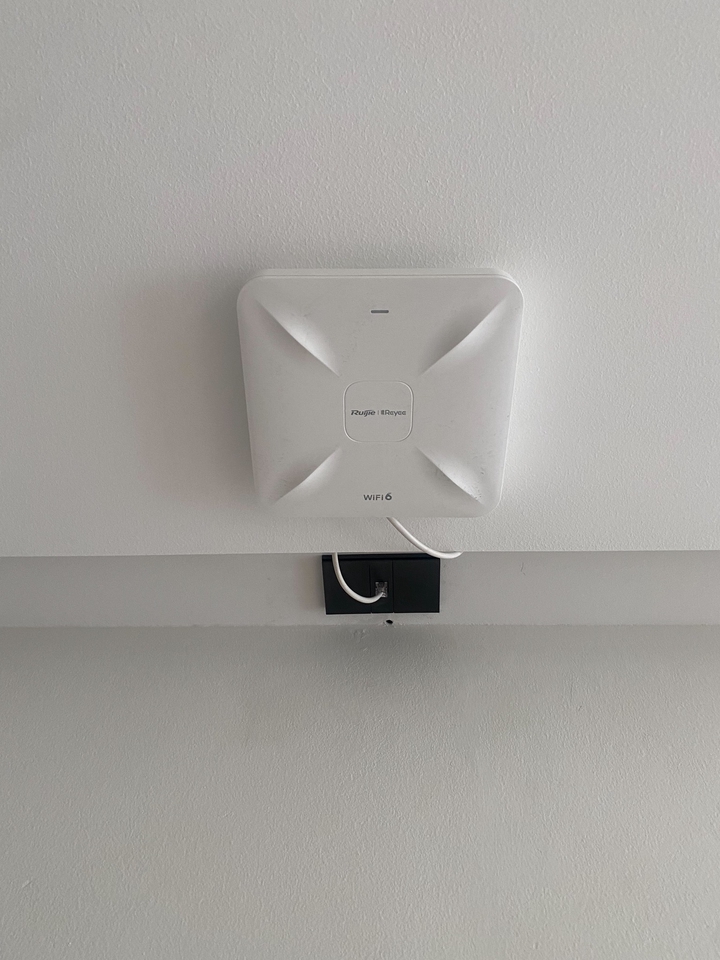 รับแก้ไขและติดตั้ง ระบบ Network ,Lan, Wifi, CCTV, Mikrotik, Hotspot, Server