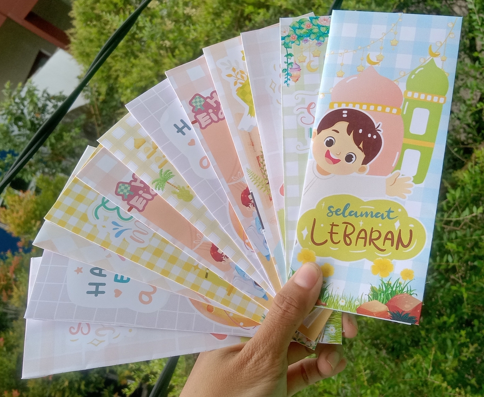 Desain Label & Kemasan dengan Gaya Minimalis dan Modern