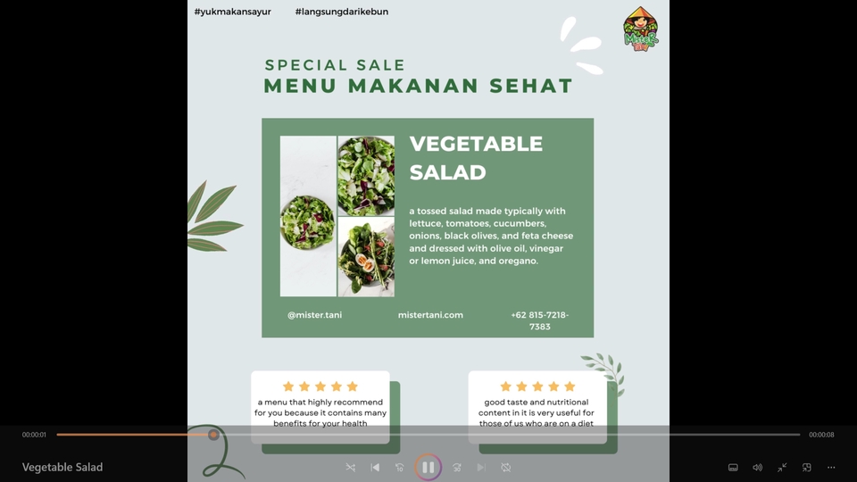 Mendesain iklan untuk keperluan konten media sosial.