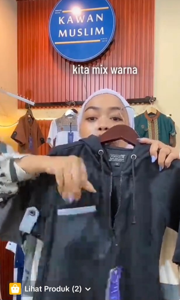 Host Live Streaming Shopee Tiktok Lazada Tokped Instagram Facebook ...