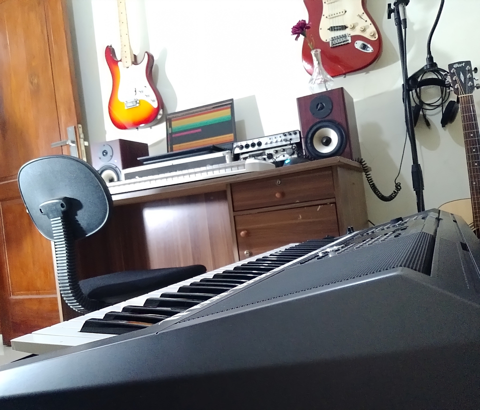 Tuning/Mixing Vocal/Mixing dan Mastering