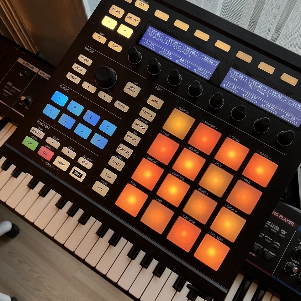 บริการทำ Beat/instrument ทุกแนว และ Mix & Mastering