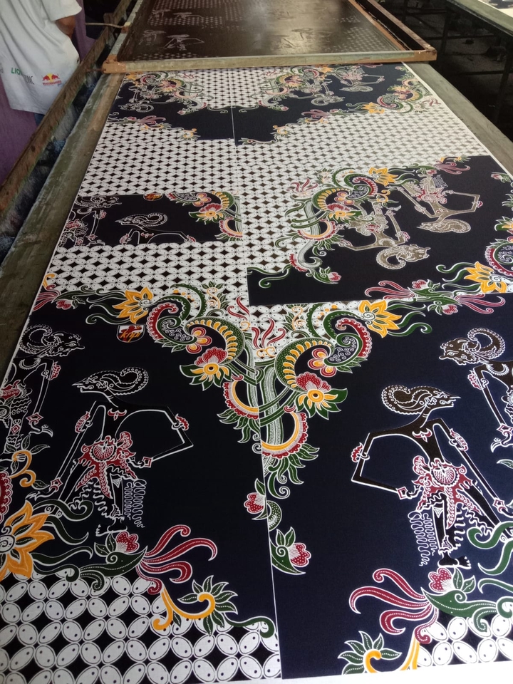 DESAIN MOTIF BATIK UNTUK BATIK TULIS, BATIK CAP, DAN BATIK PRINTING