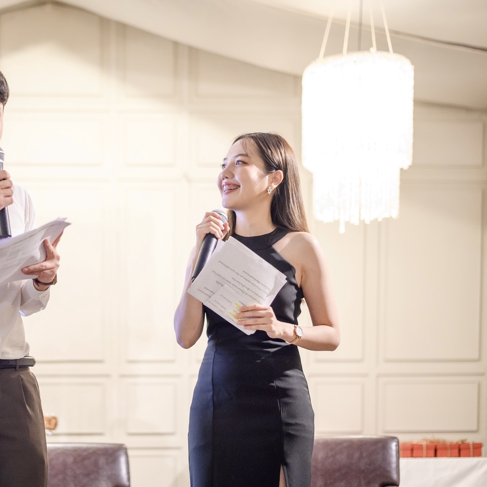 TH/EN พิธีกรหญิง(MC)/Moderator งานevent Liveสด เปิดตัวสินค้า สัมมนา งานเลี้ยงต่างๆ
