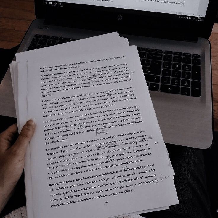SCRIPT WRITER PENULIS KONTEN NARASI CERITA NOVEL EDITOR DAN PENGETIKAN UMUM