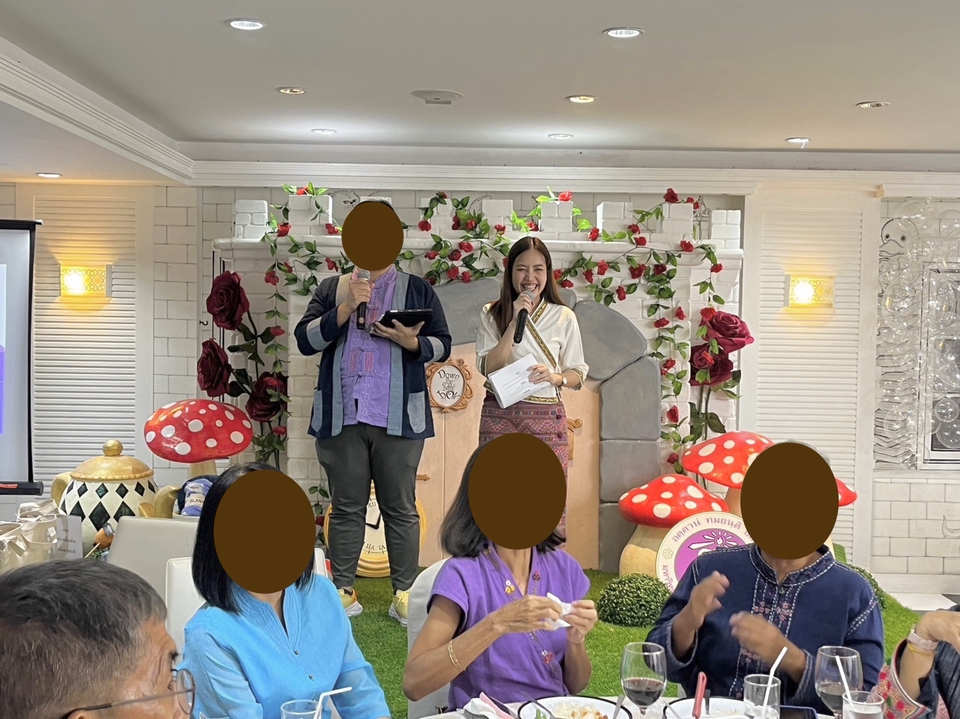 TH/EN พิธีกรหญิง(MC)/Moderator งานevent Liveสด เปิดตัวสินค้า สัมมนา งานเลี้ยงต่างๆ