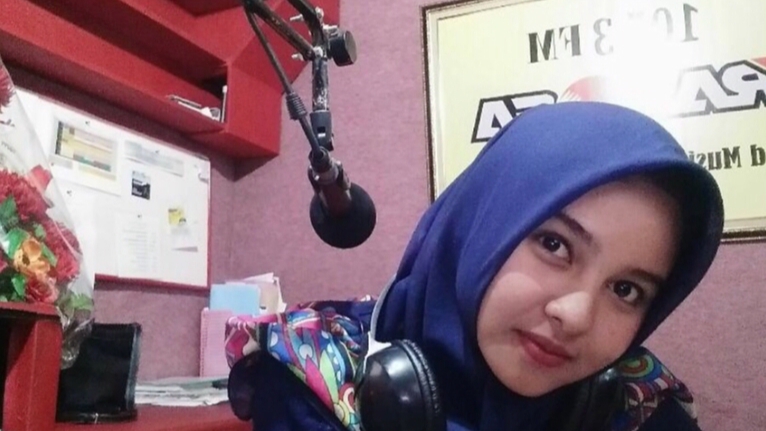 Voice Over Pengisi Suara Wanita Indonesia Profesional