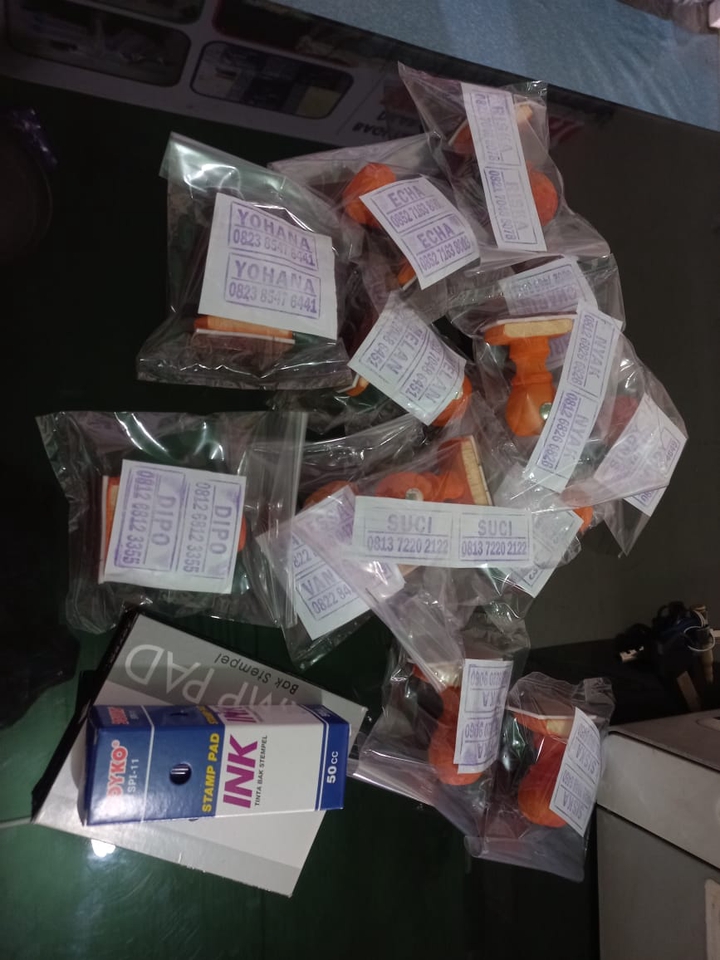 Jasa Desain Banner, Kartu Nama, Stempel, dan Undangan Digital