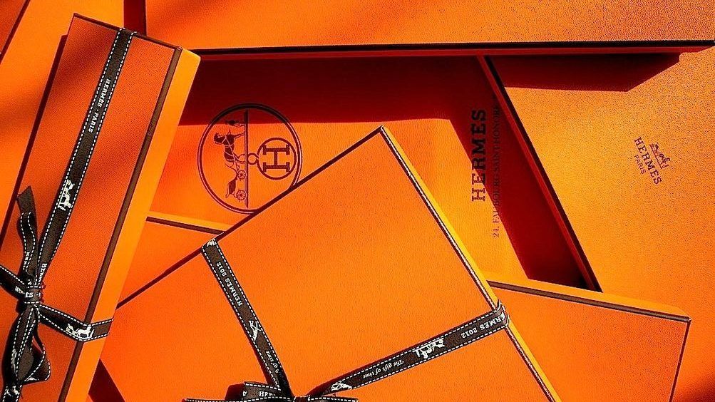 FinGurú - El color en la moda como identidad de marca por milagros orcellet