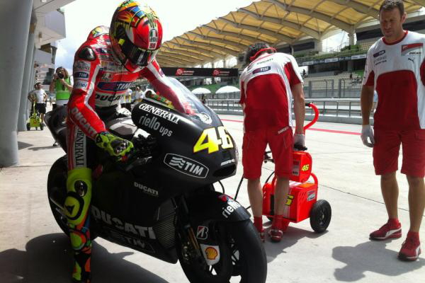 MotoGp | Valentino: la nuova Ducati si fa guidare - Moto